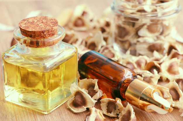 Recettes de cosmétique maison à base d’huile végétale de Moringa
