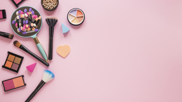matériels-maquillage-avec-plusieurs-types-de-maquillage | La beauté au ...